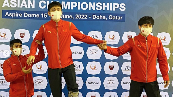 Shi Wins All-Around Despite Last-Rotation Injury, Leads China to Gold ...